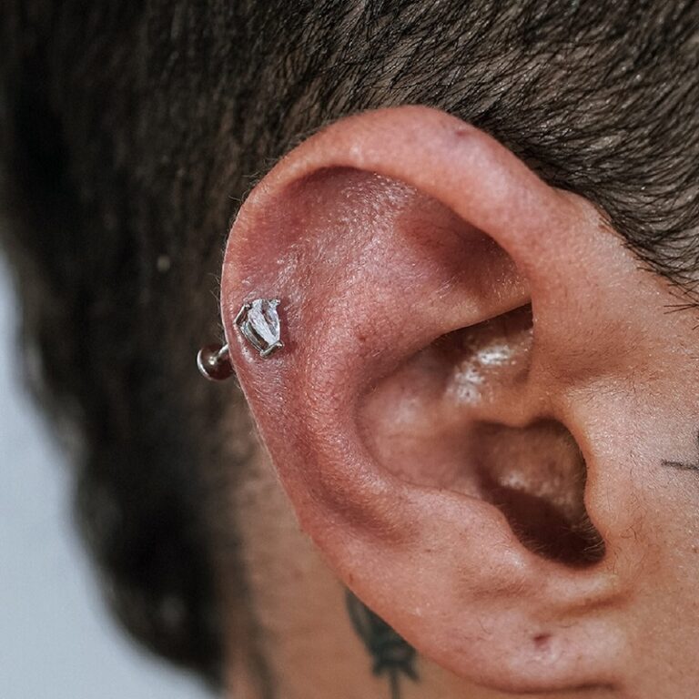 9 Tipos de Piercing en la oreja para Hombres - Men's Fashion Box